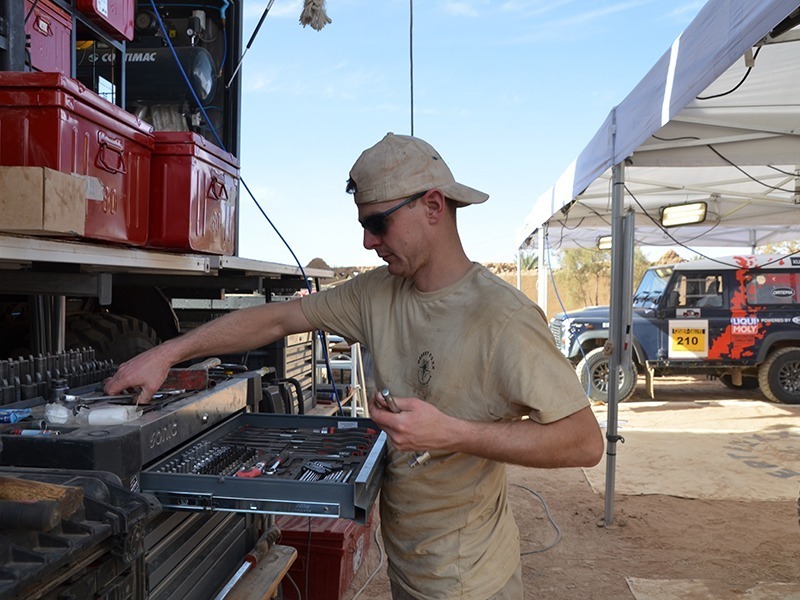 Meet the Desert Foxx Racing Team